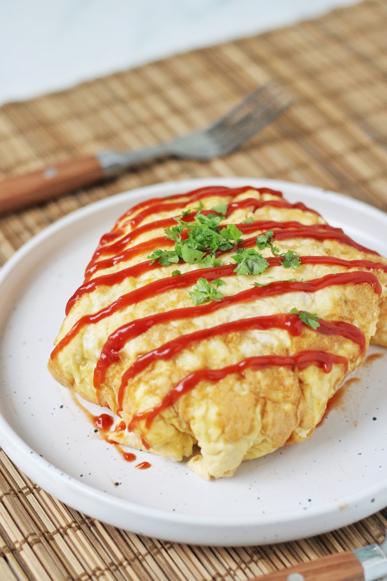 Asian-style omelet (Zuid-Koreaanse omurice) - By Sin